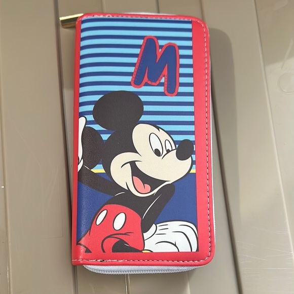Disney | Cell Phones & Accessories | Mickey Mouse Zip Around Wallet ...